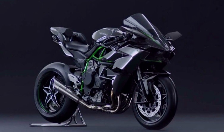 《Kawasaki Ninja H2R》有多恐怖？！ 讓幾款頂級四輪超跑來挑戰看看…