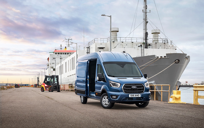 小改款《Ford Transit》商用老大哥變臉上陣更省油