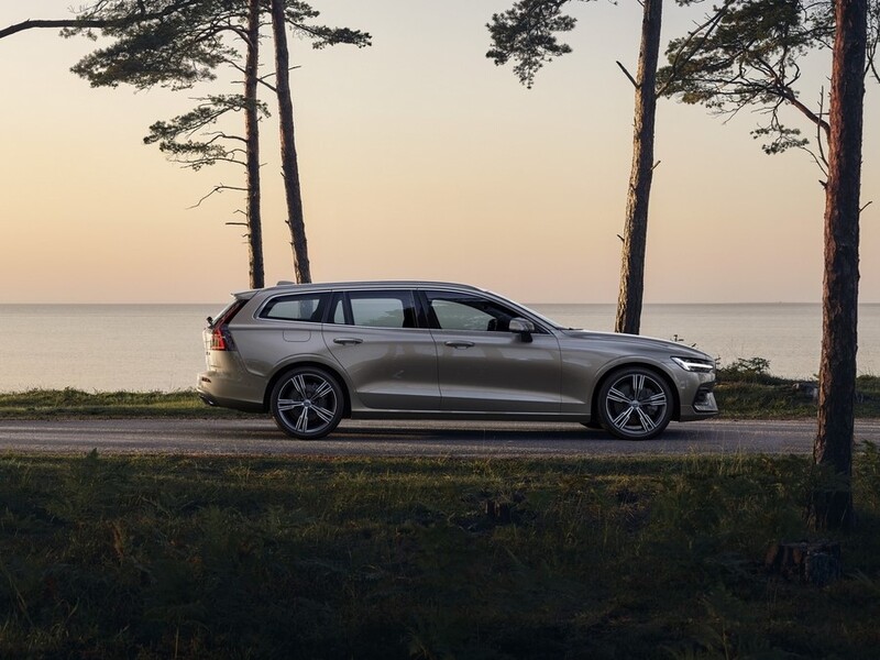 新年式《Volvo V60》新增入門動力 限時下殺180萬元內 送Plus Pack選配套件 PHEV動力漲1.6萬元