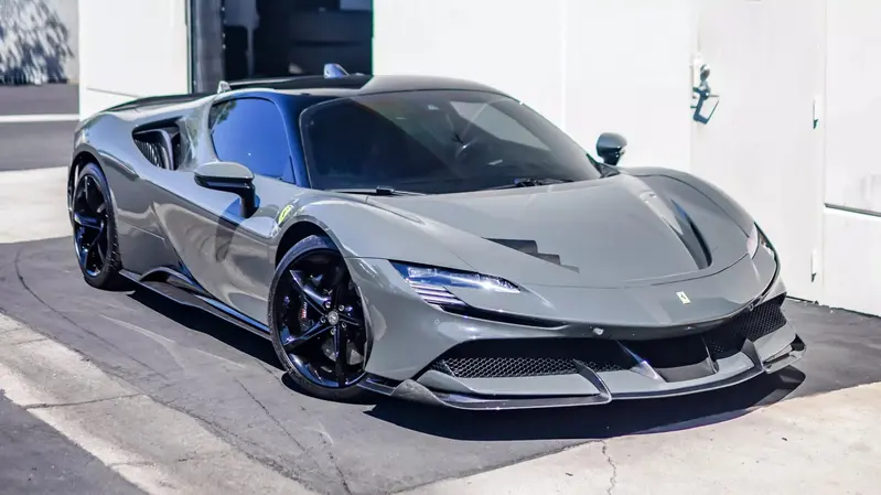 1016 Industries推出Ferrari SF90的碳纖維套件