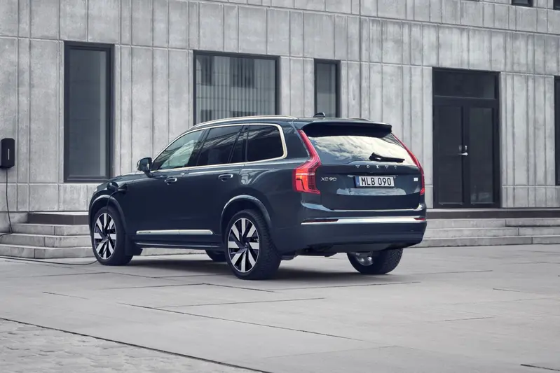 現行款《Volvo XC90》即將滿10歲 近期將大改款！與EX90共同販售