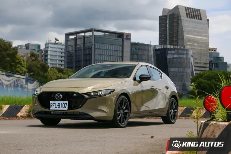 《Mazda3 20S Retro Sports Edition》試駕報導｜內外裝質感領先同級 同樣90萬內 何不選日本進口掀背車？！